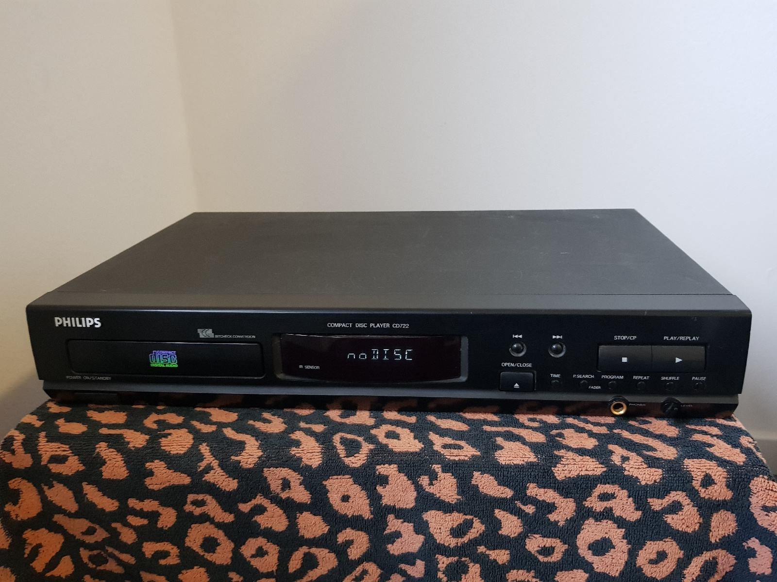 Philips cd player cd722 neispravan
