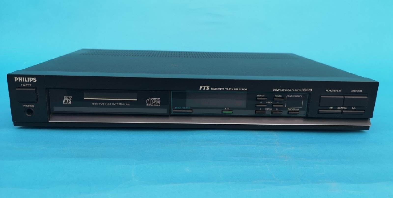 PHILIPS CD670
