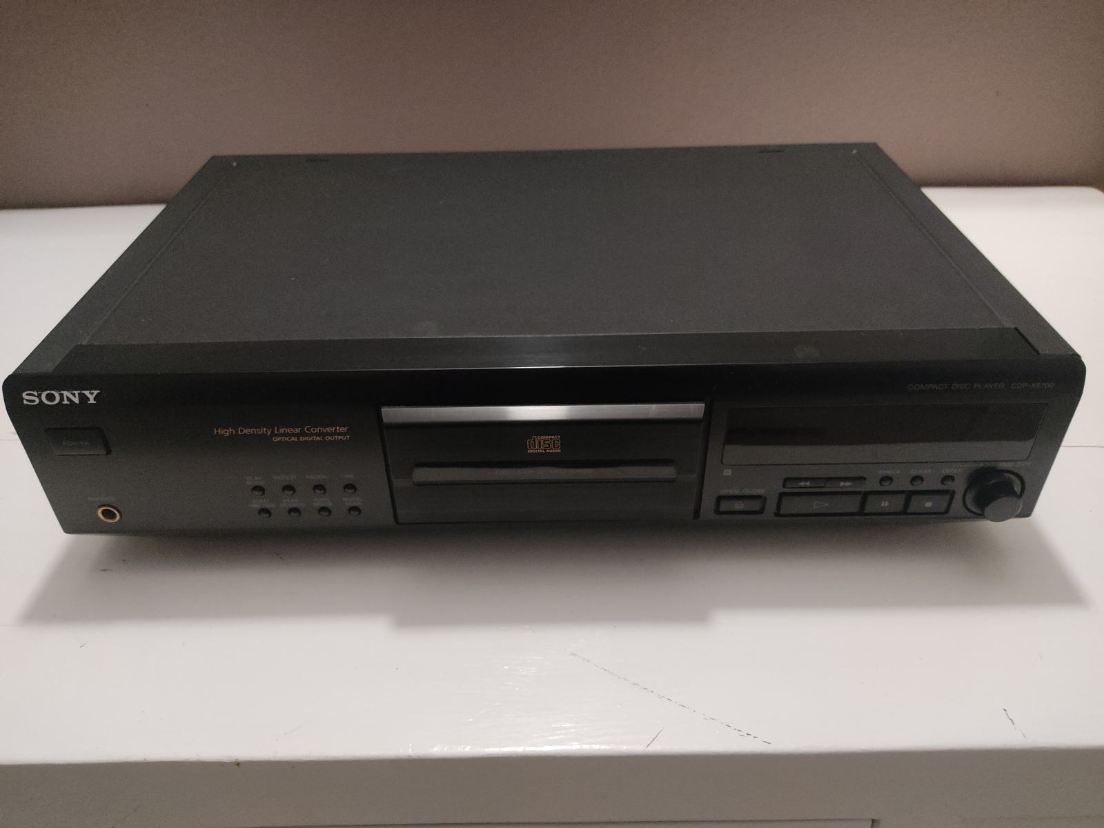SONY CDP - XE 700