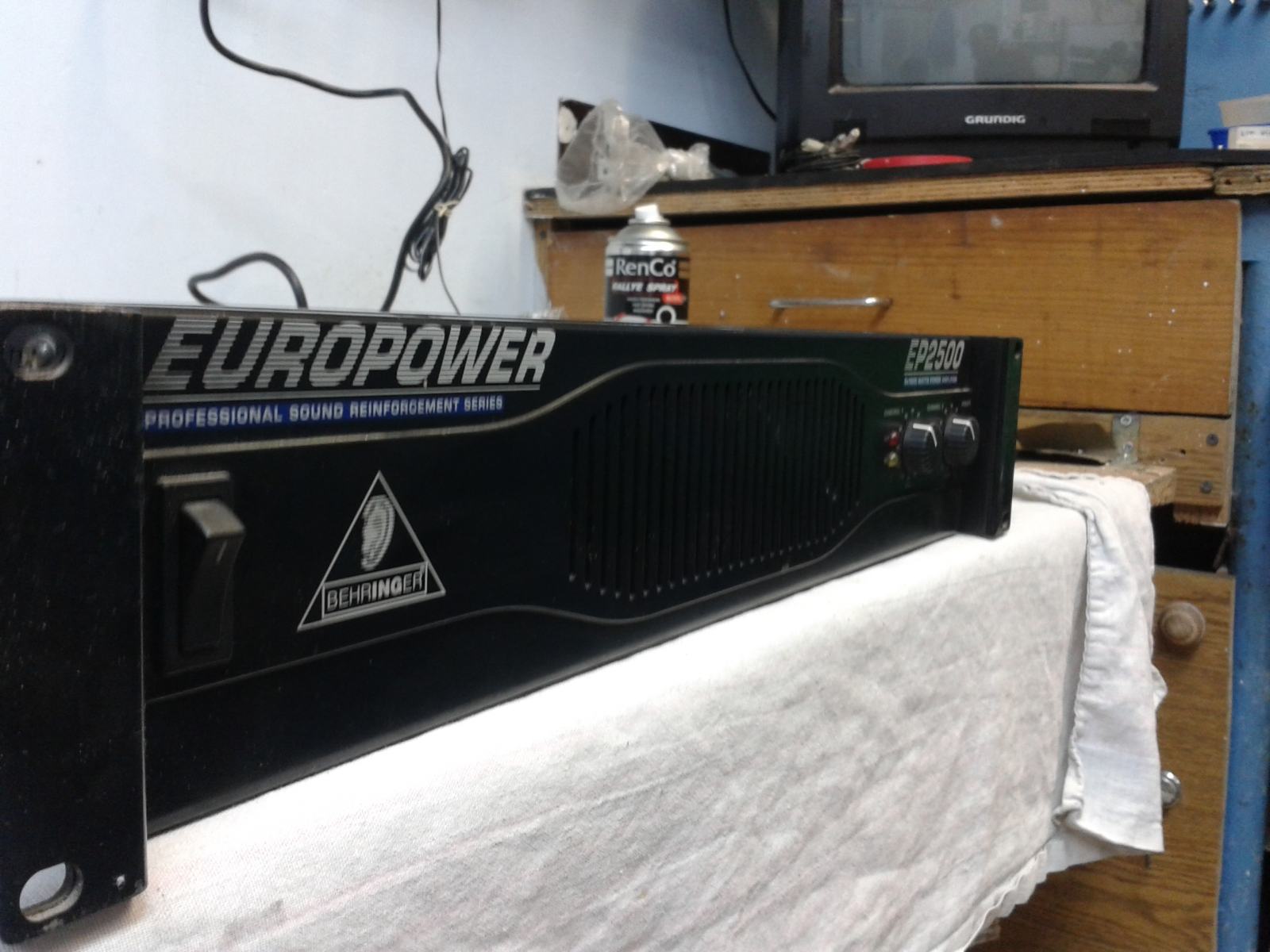 Behringer Europower 2500