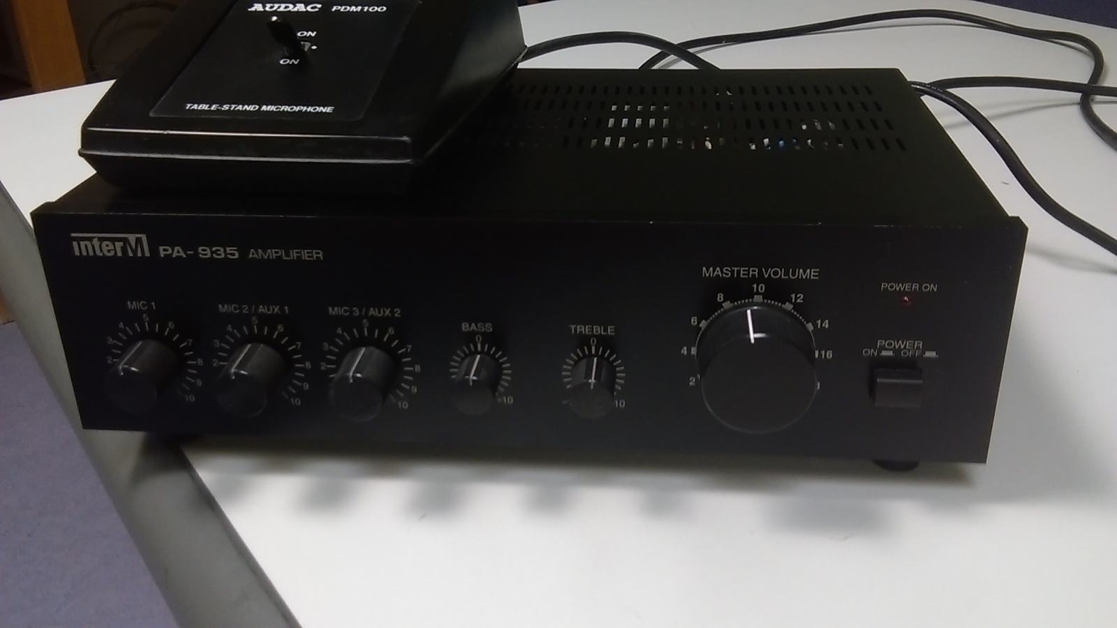 Pojačalo (2 komada) interM PA-935 I MIKROFON