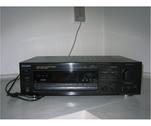 Receiver Sony STR-D565 Dolby Pro Logic 3x80+2x40