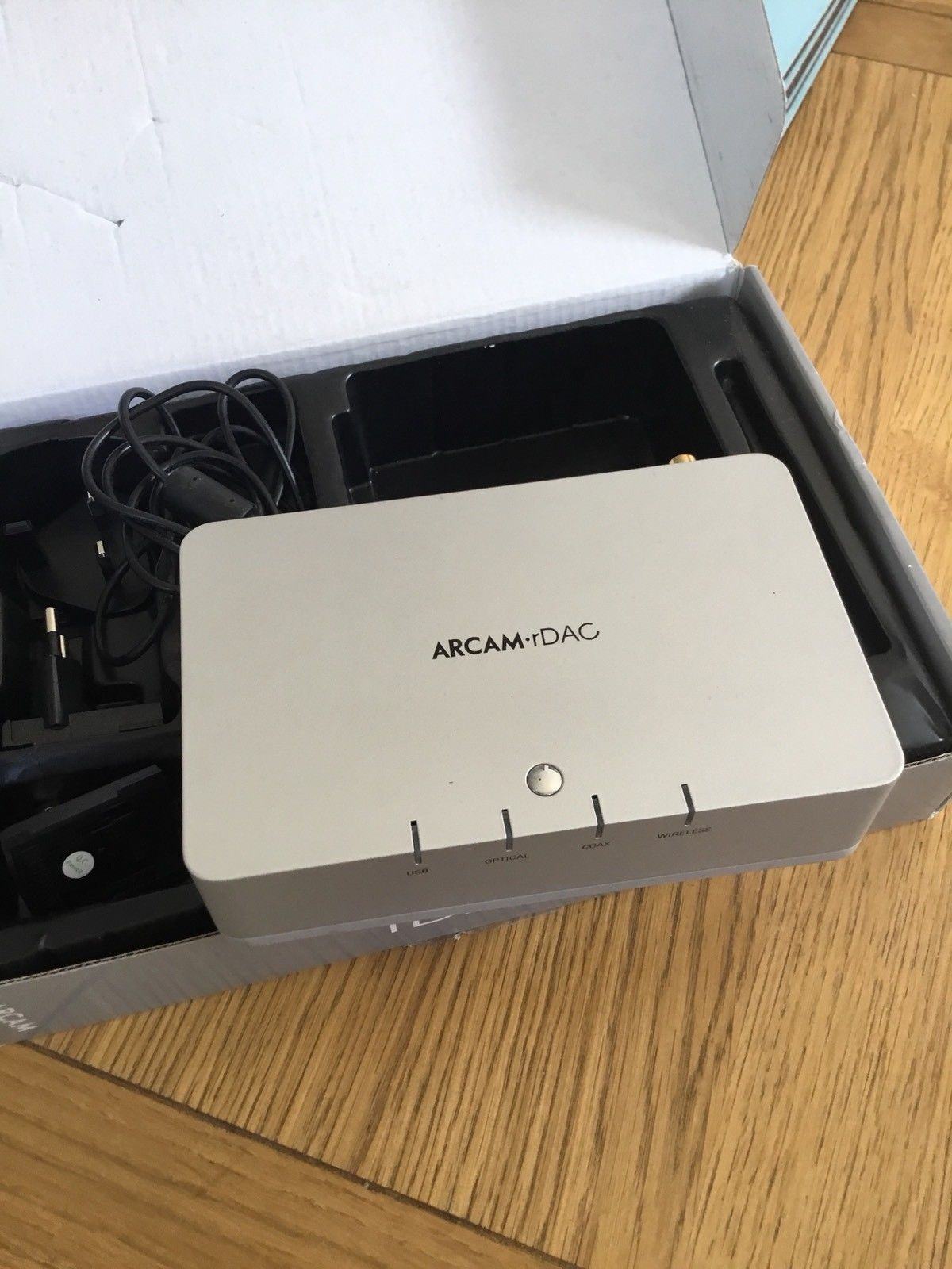 Arcam rDAC DAC (wireless version sa kutijom i napajanjem)