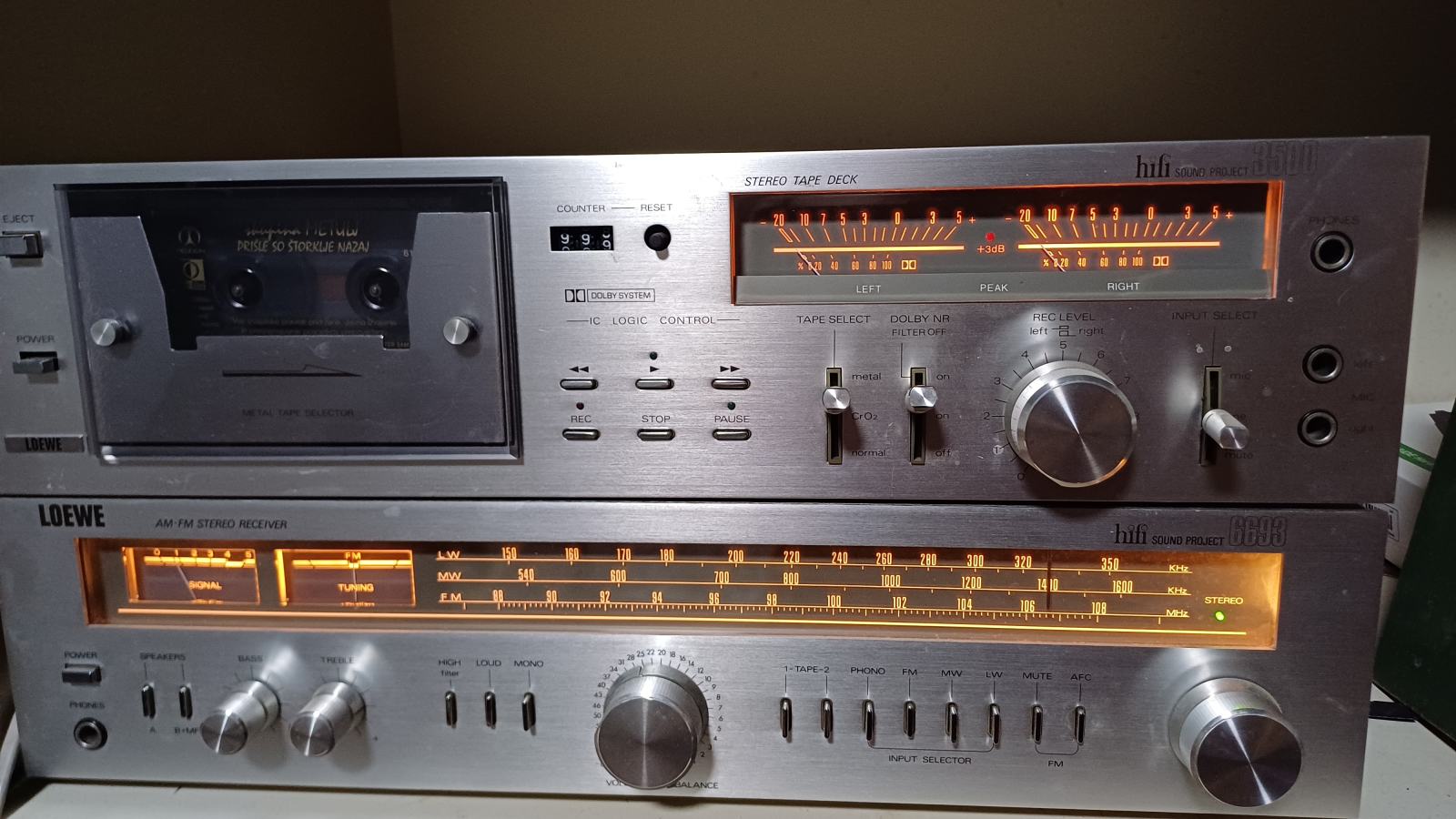 FM-AM Tjuner I Kasetar LOEWE