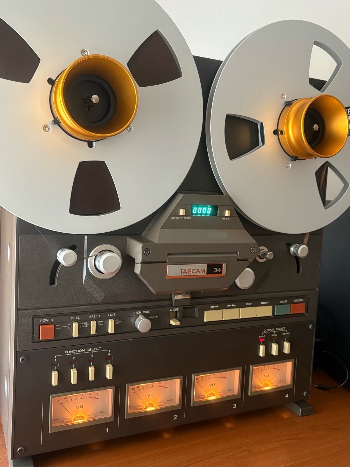 Magnetofon Tascam 34 Professional Tape Recorder