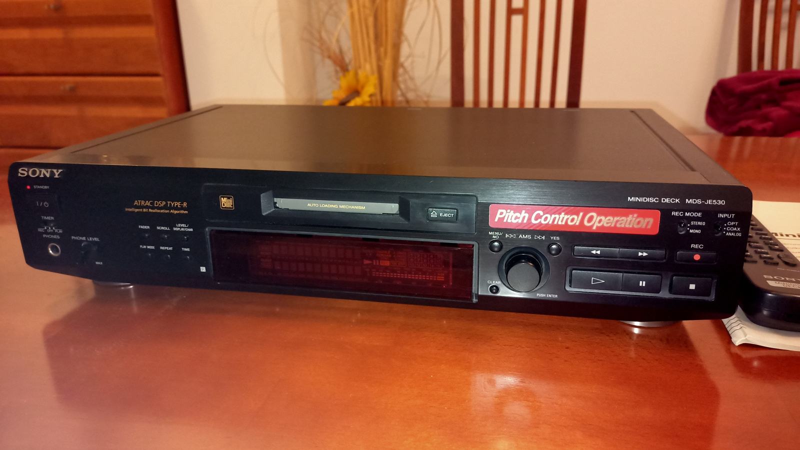 SONY MINIDISC MDS-JE530, KAO NOVI, MALO KORIŠTEN, ORIGINAL JAPAN