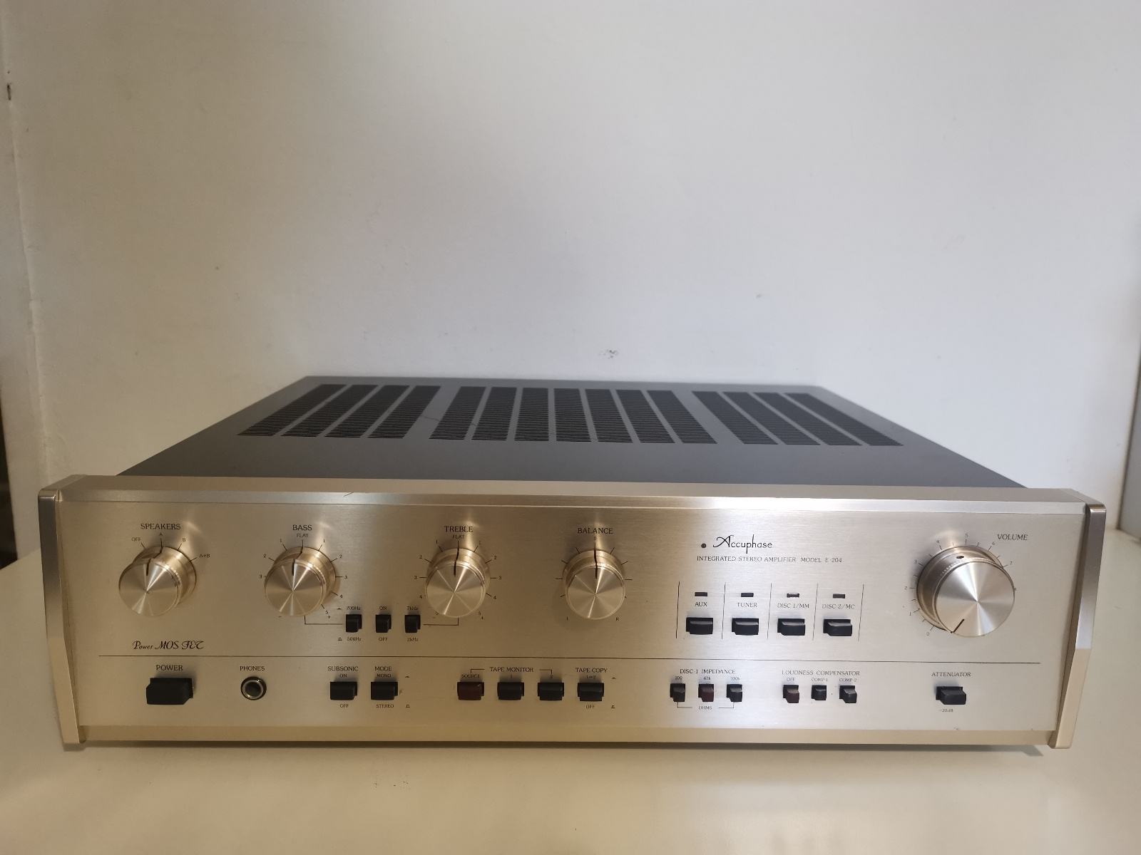 Accuphase E-204