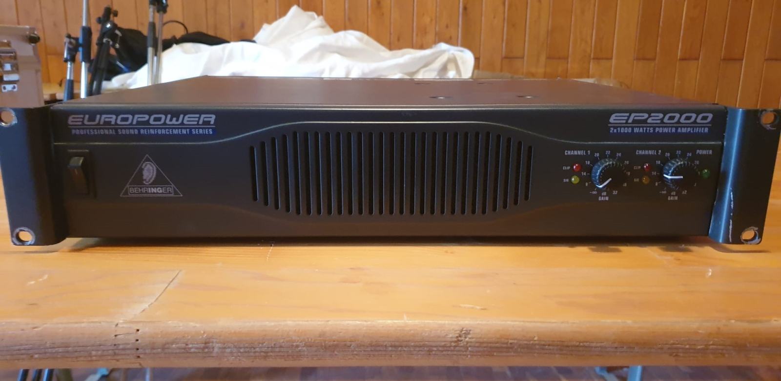 Behringer Europower EP2000