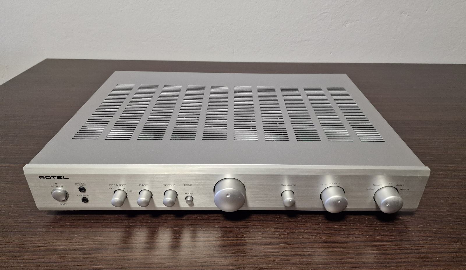 Pojačalo Rotel A10 220W Amplifier