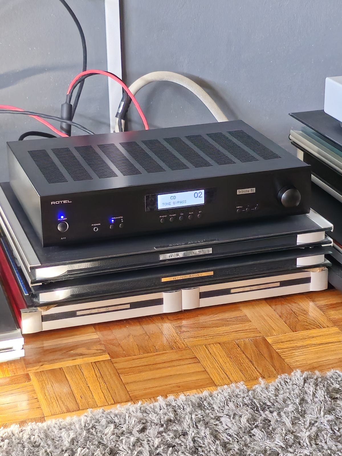 Rotel A11 Tribute pojačalo