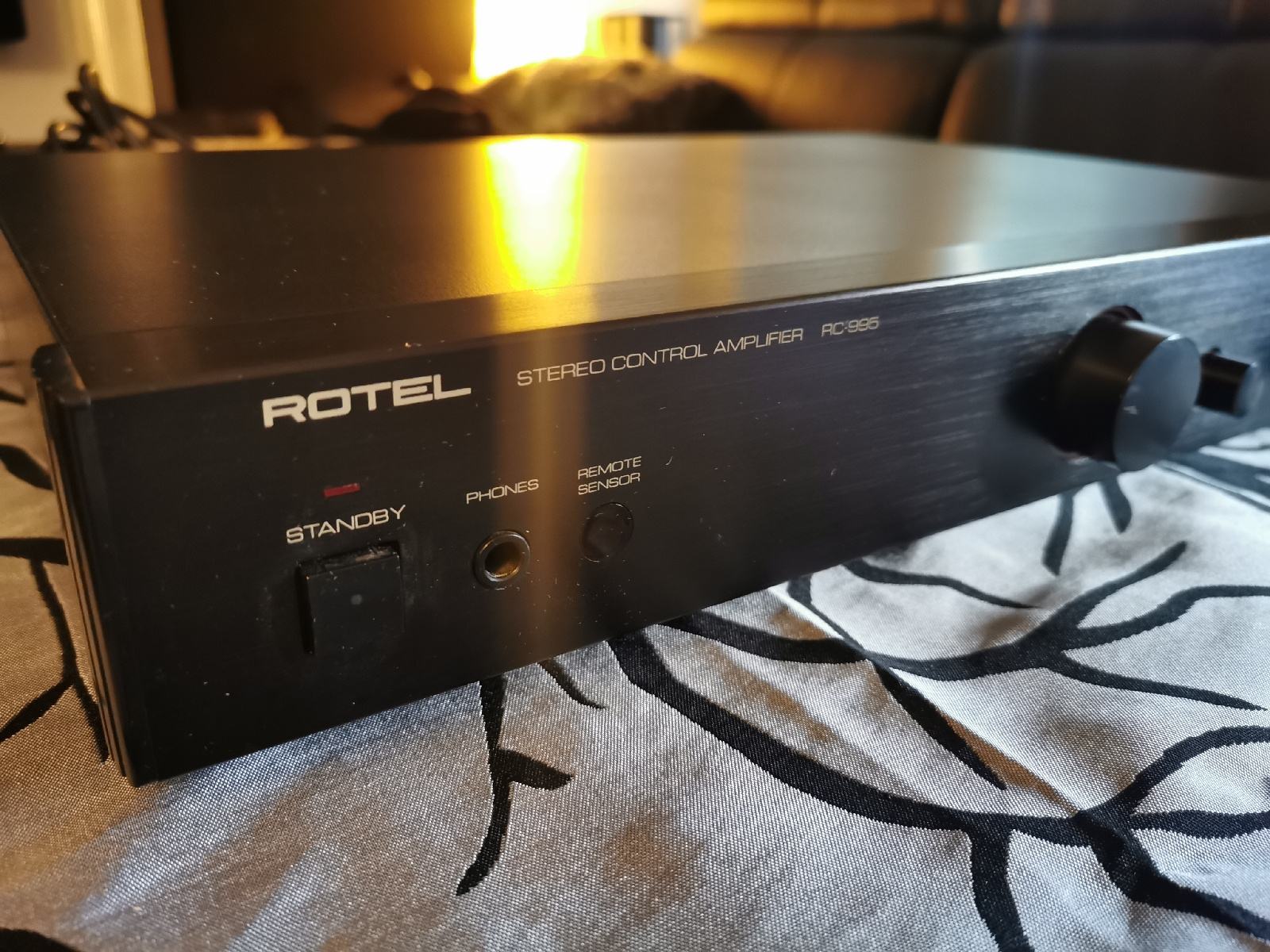 Rotel RC-995 pretpojačalo