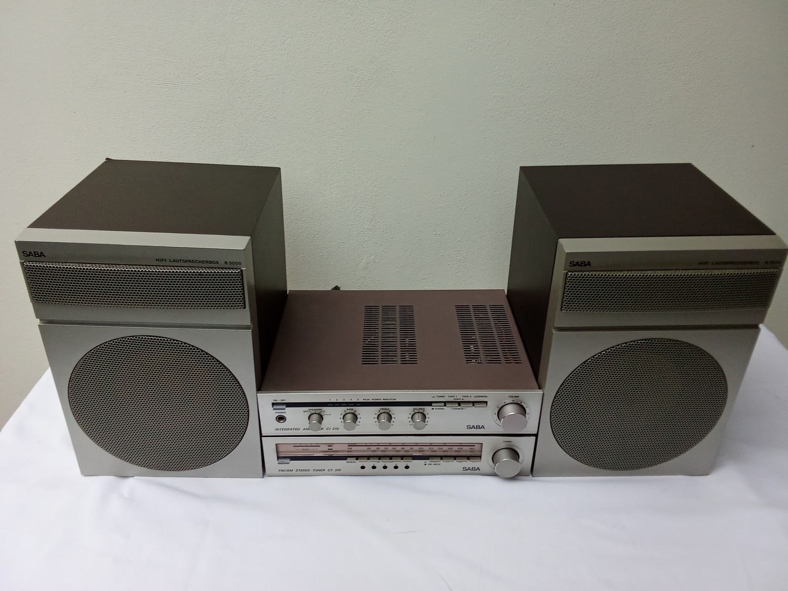 Saba sustav: pojačalo CI 310, radio tuner CT 310 i zvučnici B 3000