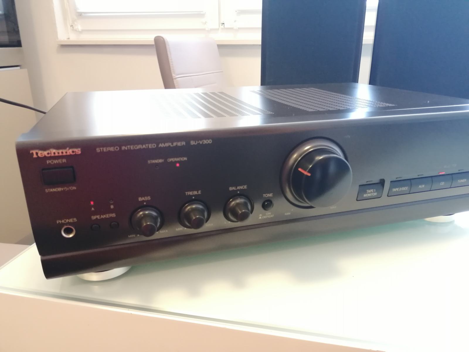 Technics Stereo Integrated Amplifier SU-V300
