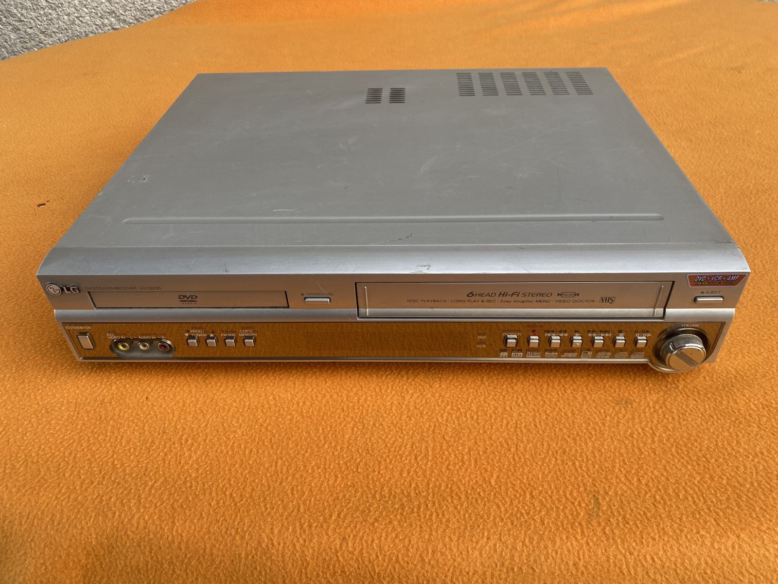 Lg DVD-CD-VCR + FM Receiver LH-C6230