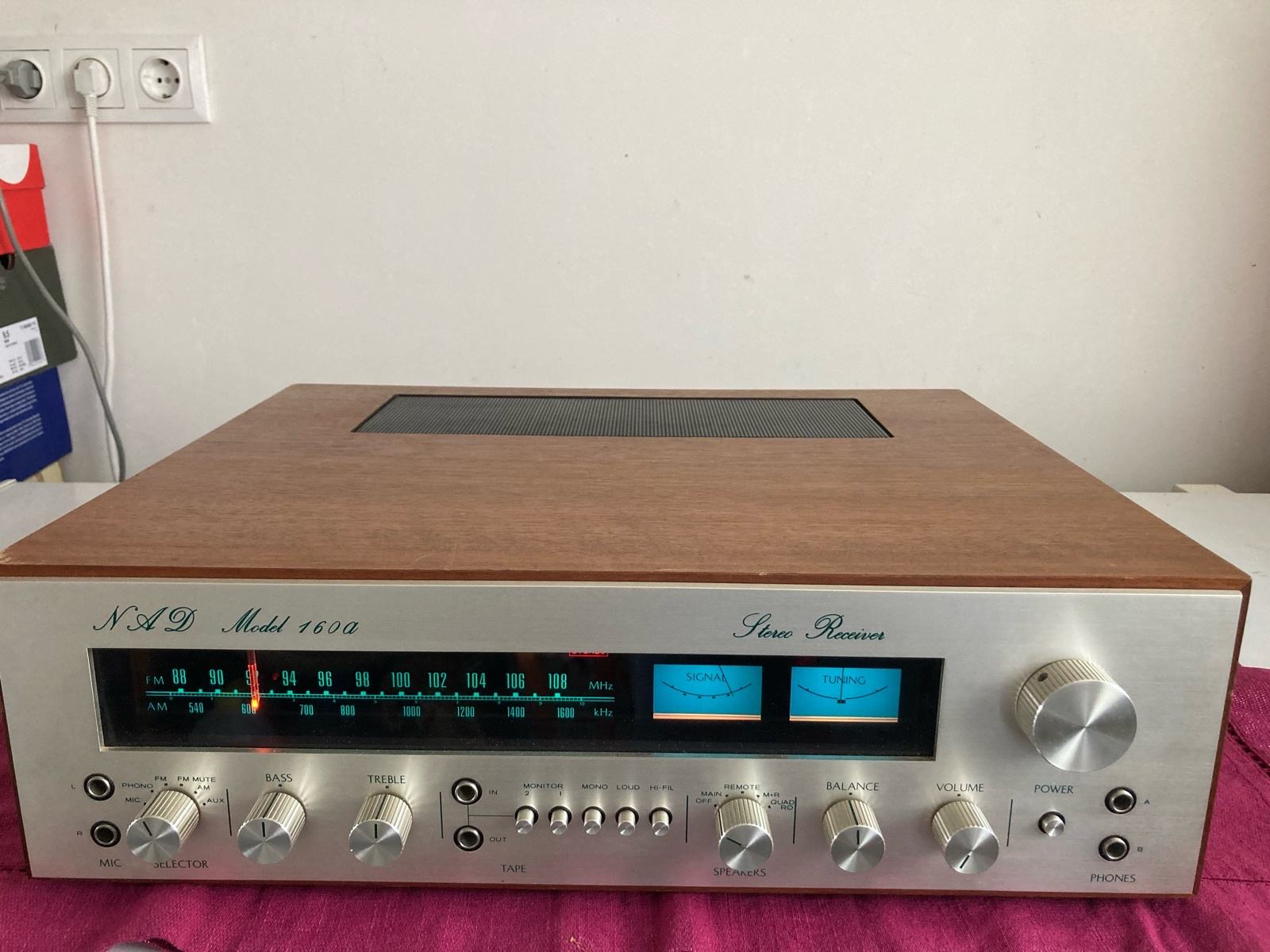 NAD 160a Vintage receiver 2X50 Watt na 8 Ohma