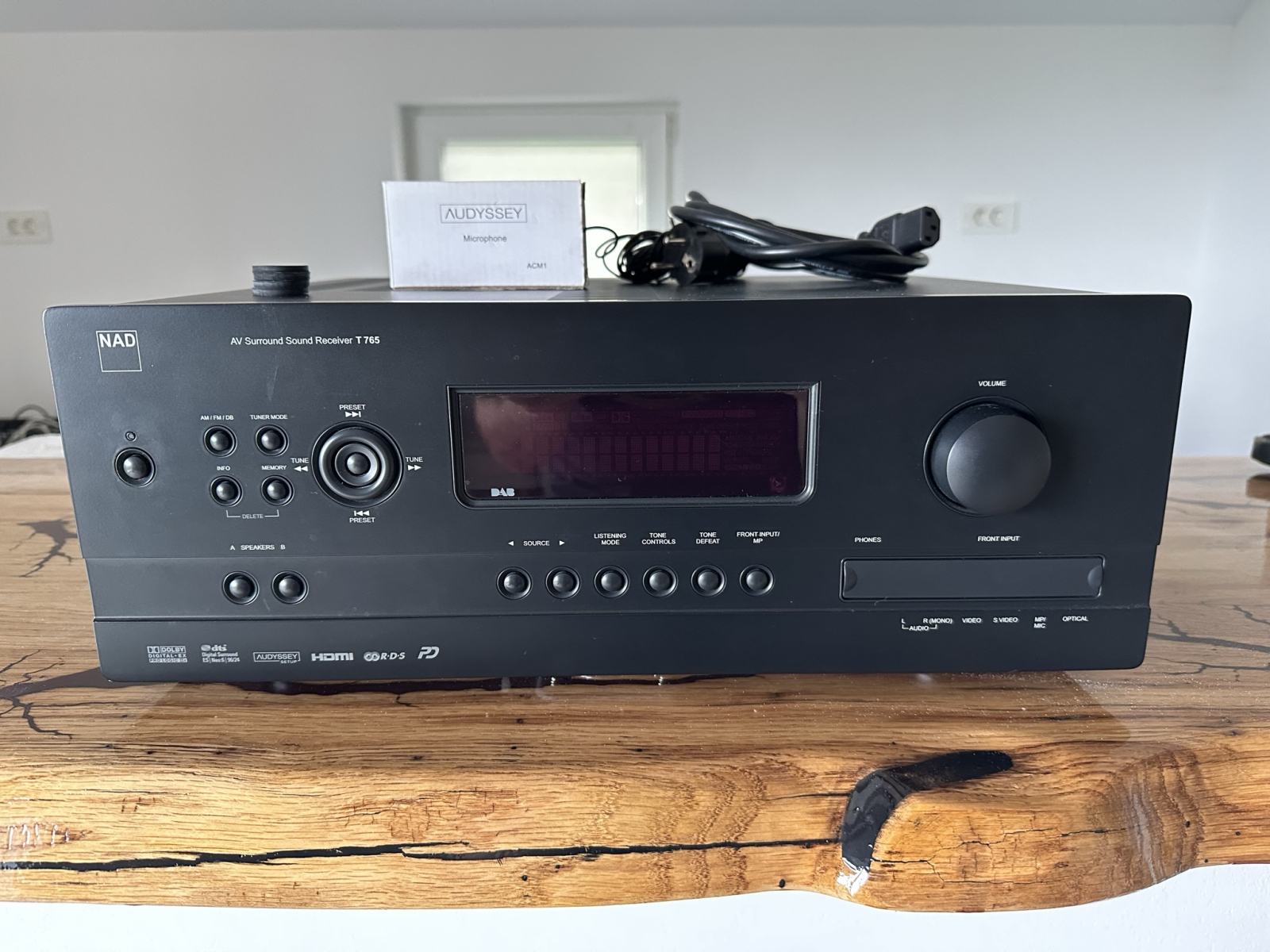 NAD T765 superiorni AV receiver