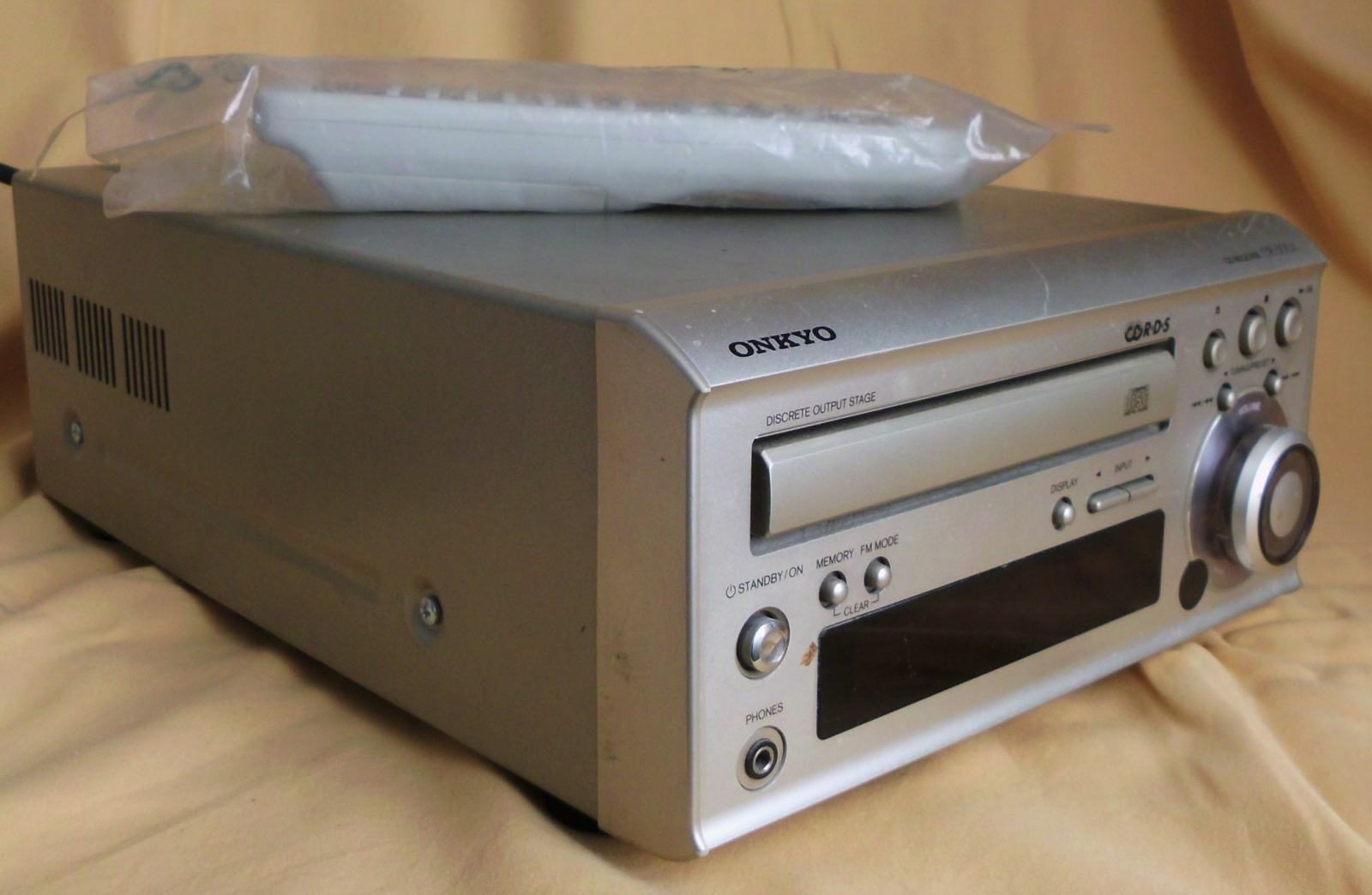 ONKYO CR-305X CD/AM-FM STEREO RECEIVER SYSTEM