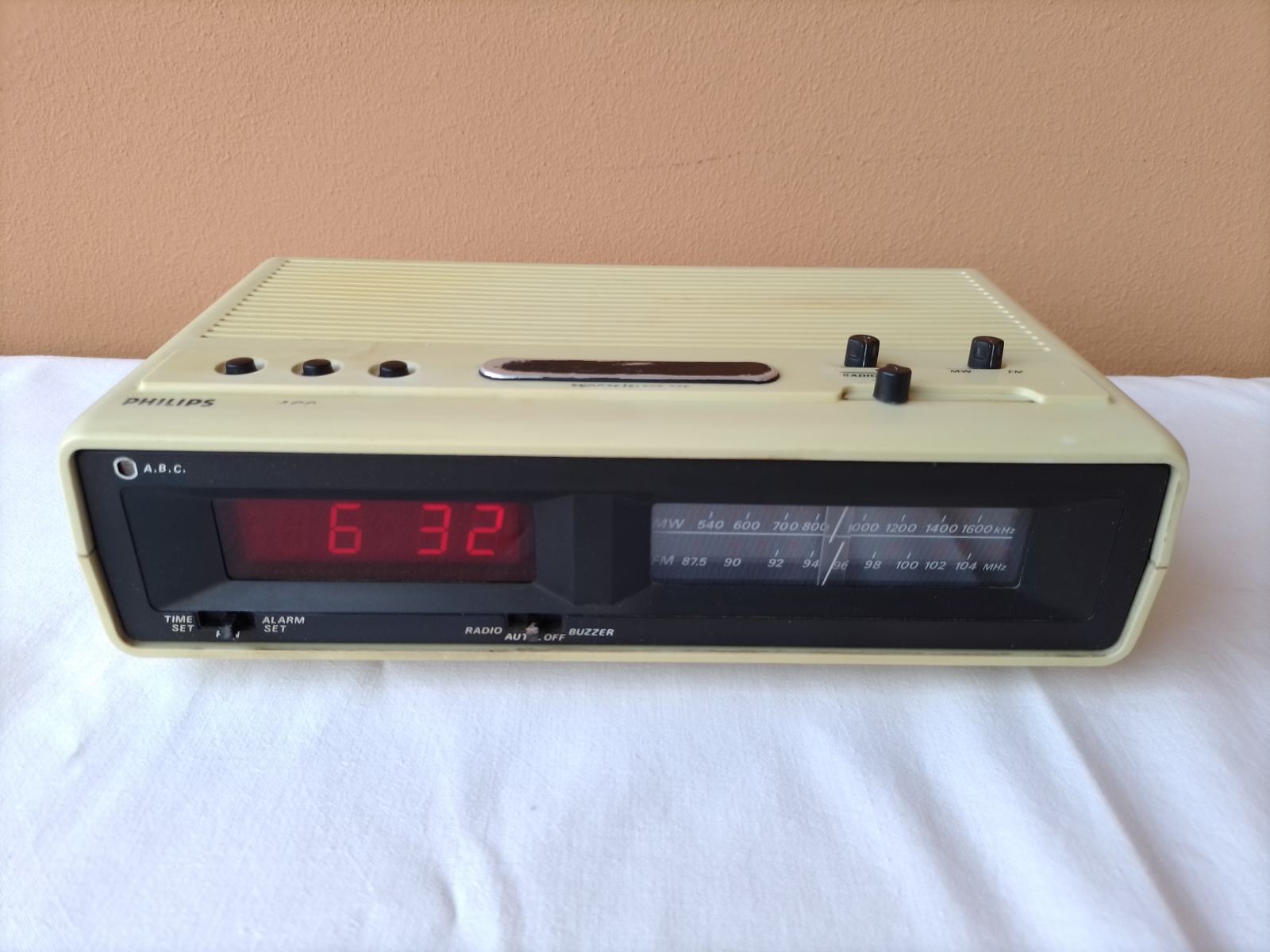 Philips 460 radio-budilica, ispravan