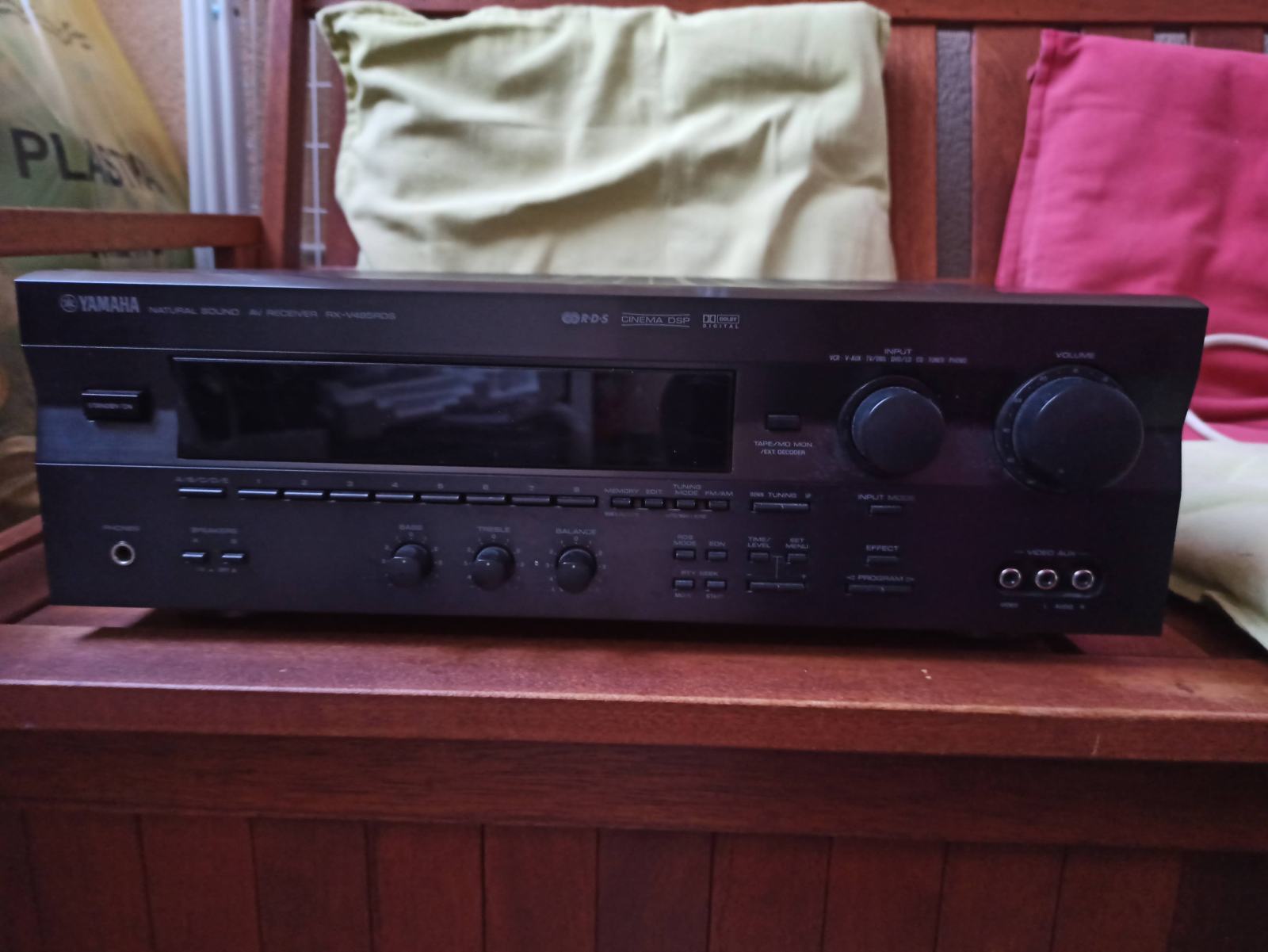 Podajem očuvani YAMAHA AV Receiver RX-V495RDS