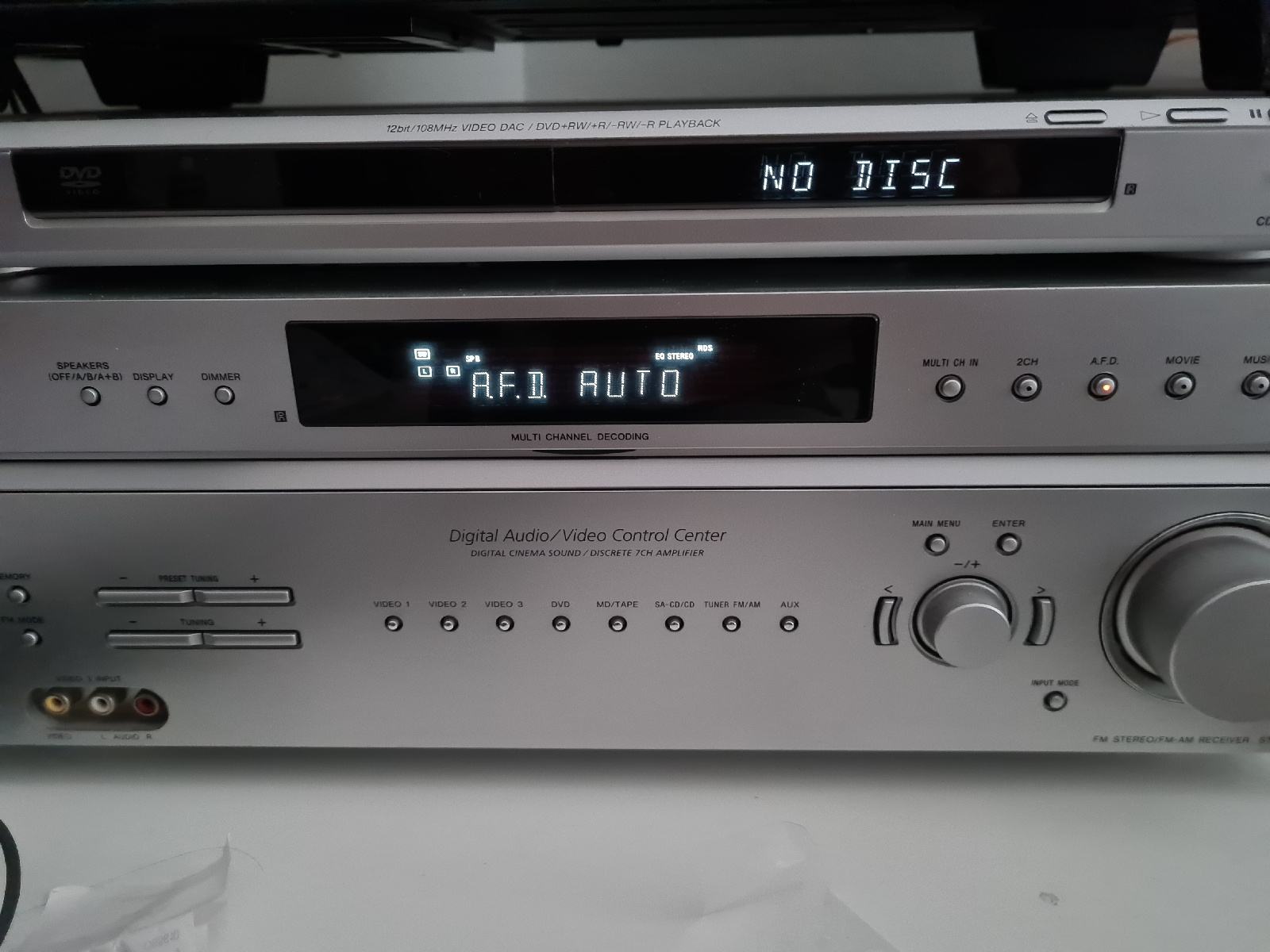 Sony receiver STR-DE697 + CD/Dvd Player DVP-NS33