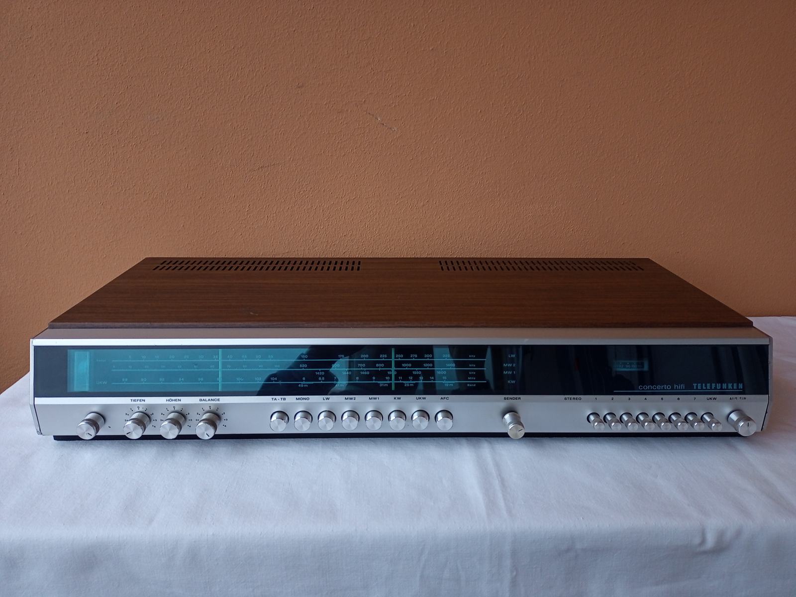 Telefunken Concerto 101 Hi-Fi receiver, neispravan