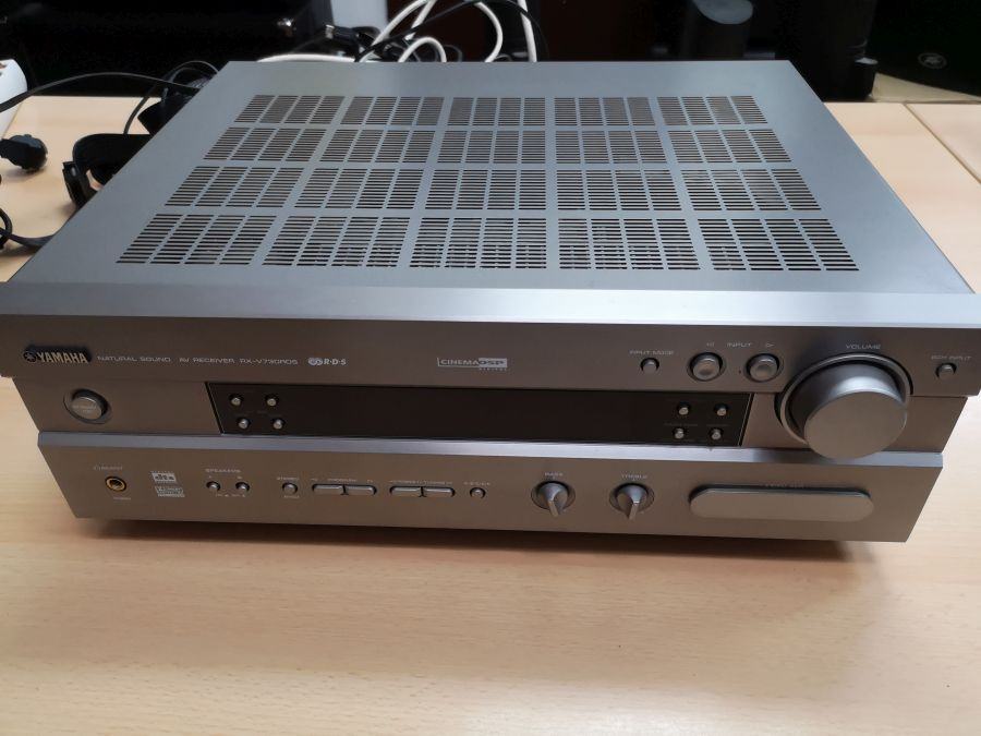 Yamaha RX-V730RDS receiver