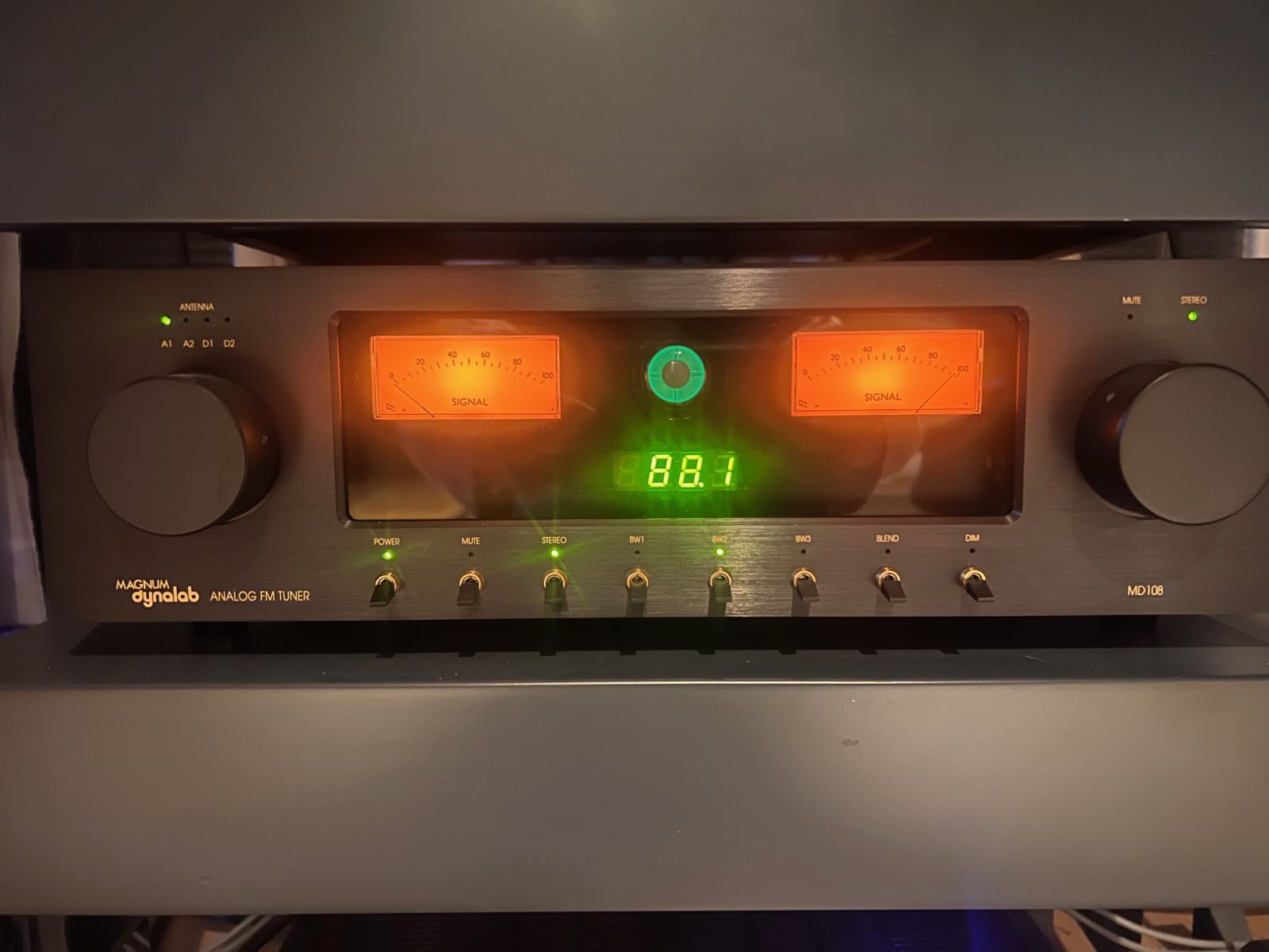 Magnum Dynalab MD108