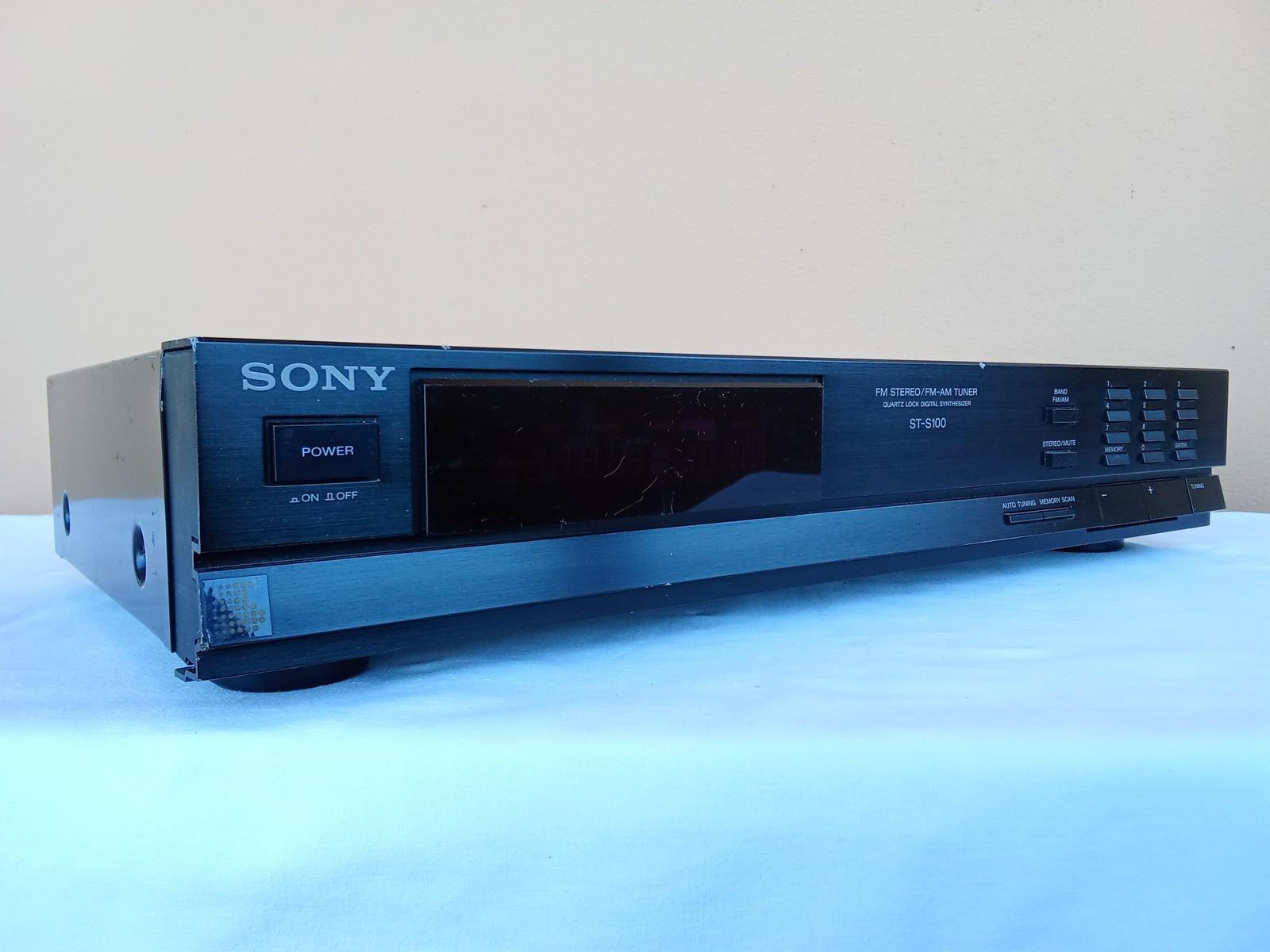 Sony ST-S100 digitalni tuner, upotrebljiv, djelomično neispravan