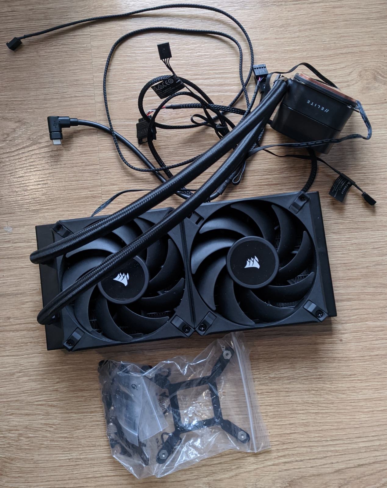 AIO Corsair Hydro H100i iCUE Elite