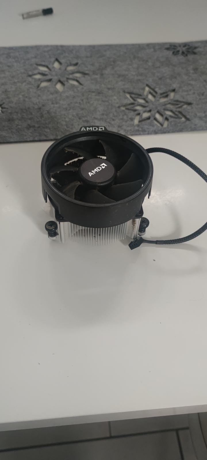 AMD Wraith Spire Cooler (Hladnjak za cpu)