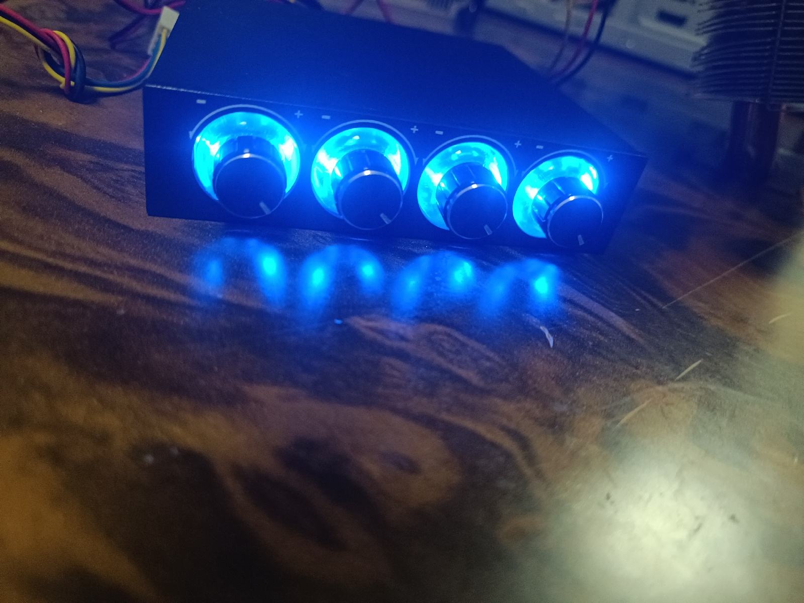 LED Fan controller za 4 ventilatora