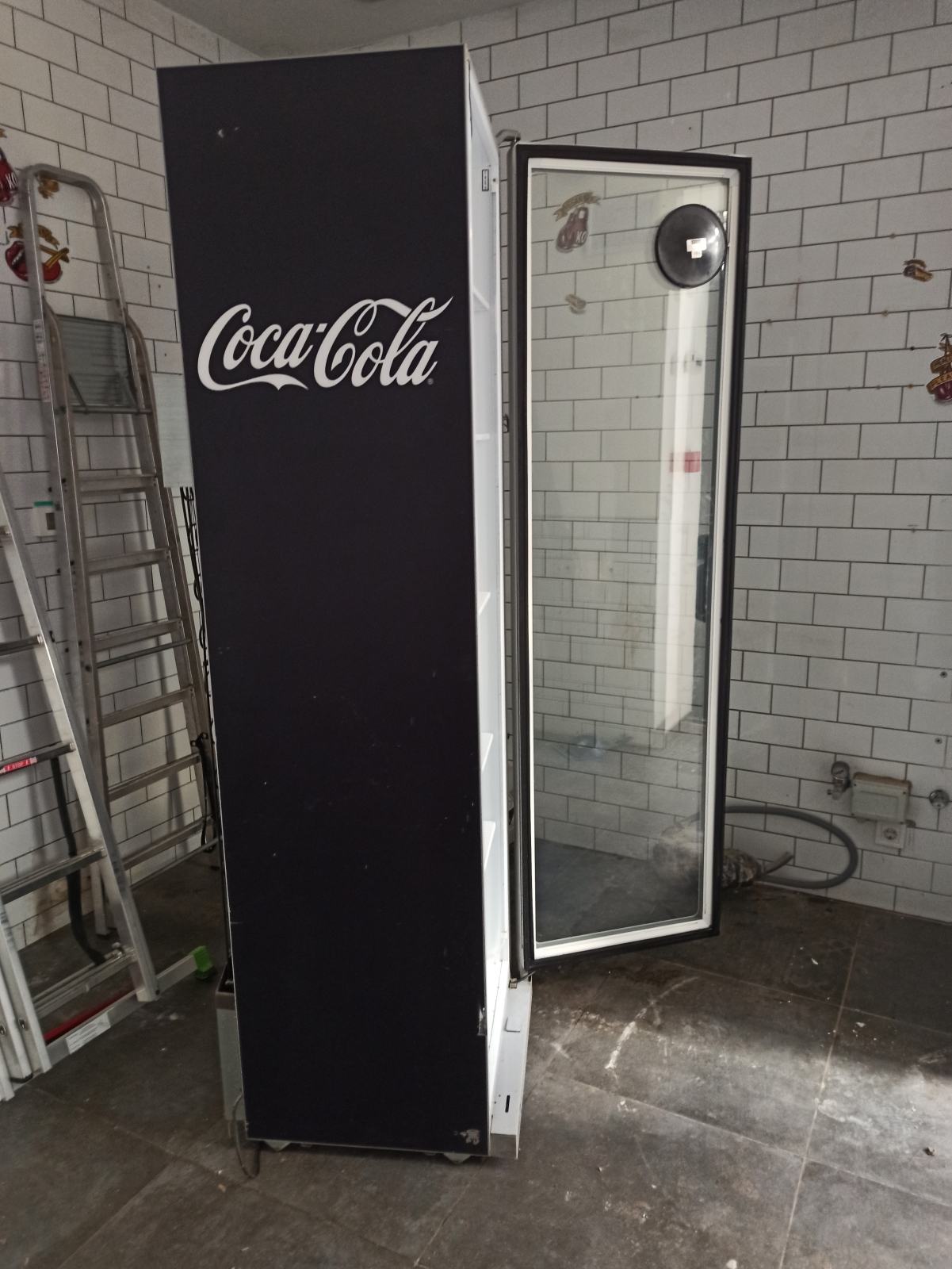 Coca Cola hladnjak prodajem - hitno
