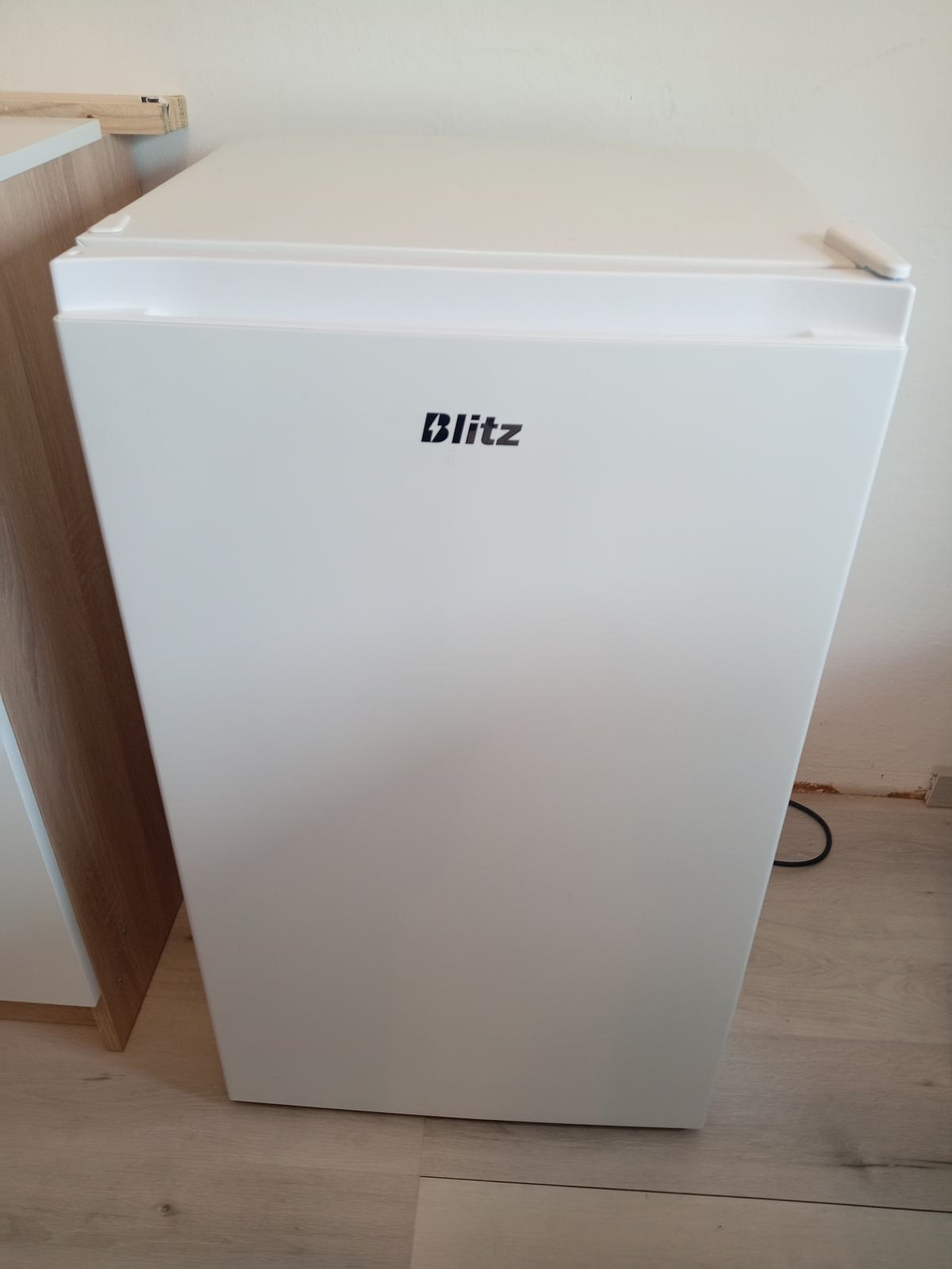 Frizider, star 11 mjeseci