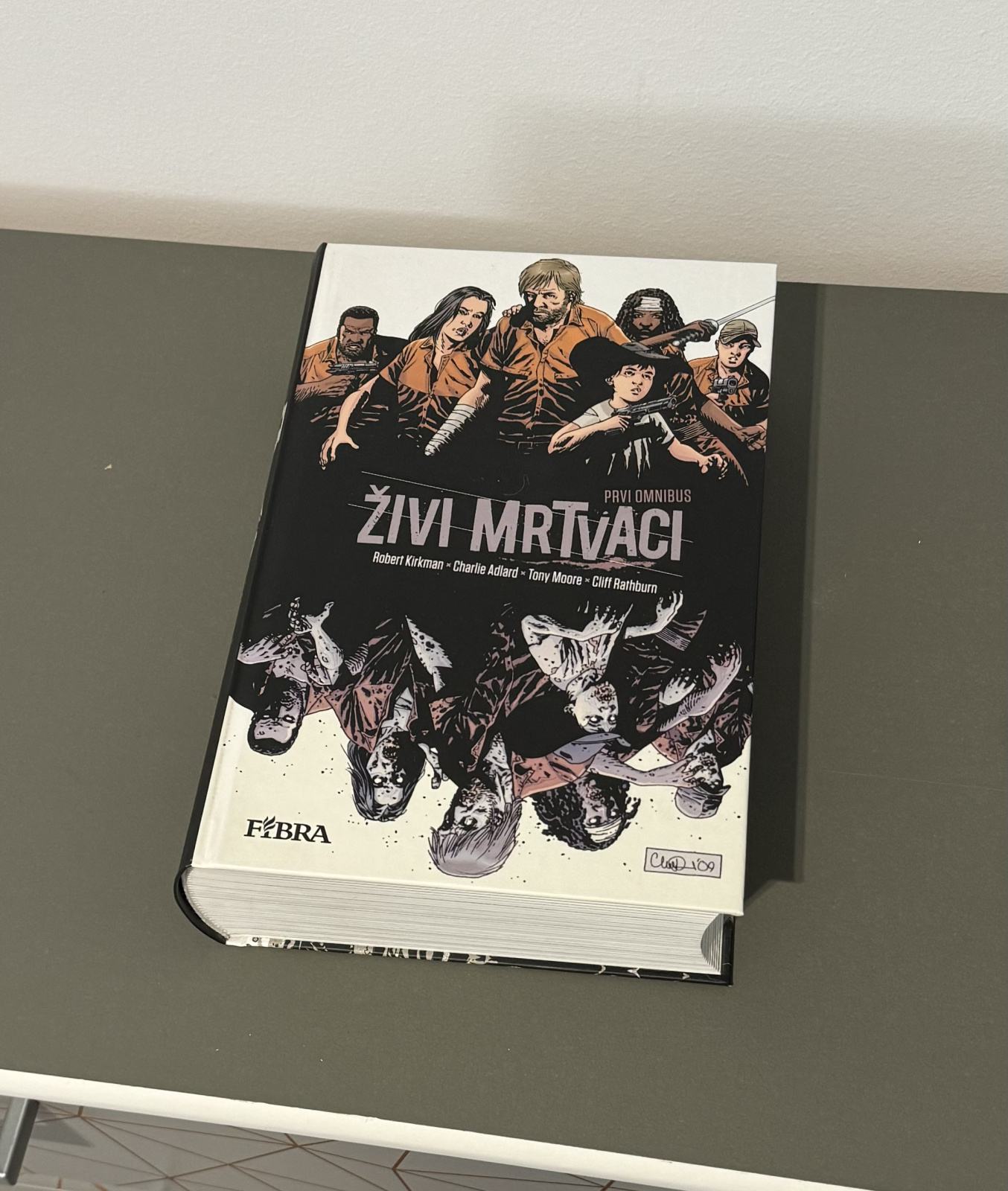 Zivi mrtvaci / walking dead omnibus 1.
