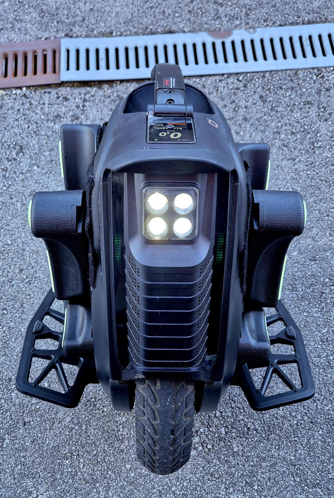 Prodajem EUC - električni monocikl Inmotion V12