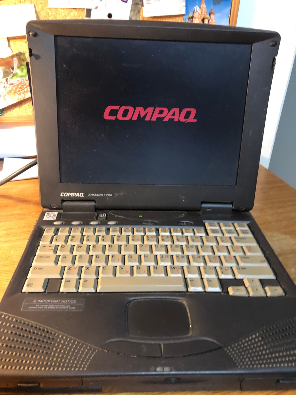 Compaq Armada 1700 Pentium II retro laptop