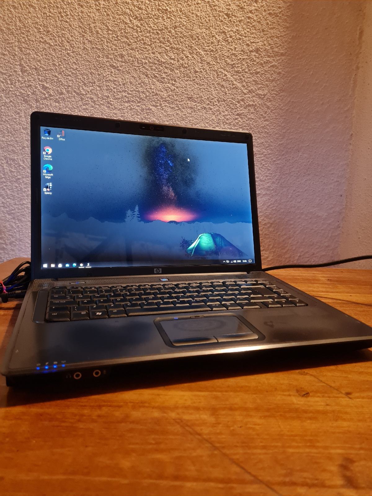 HP G7000
