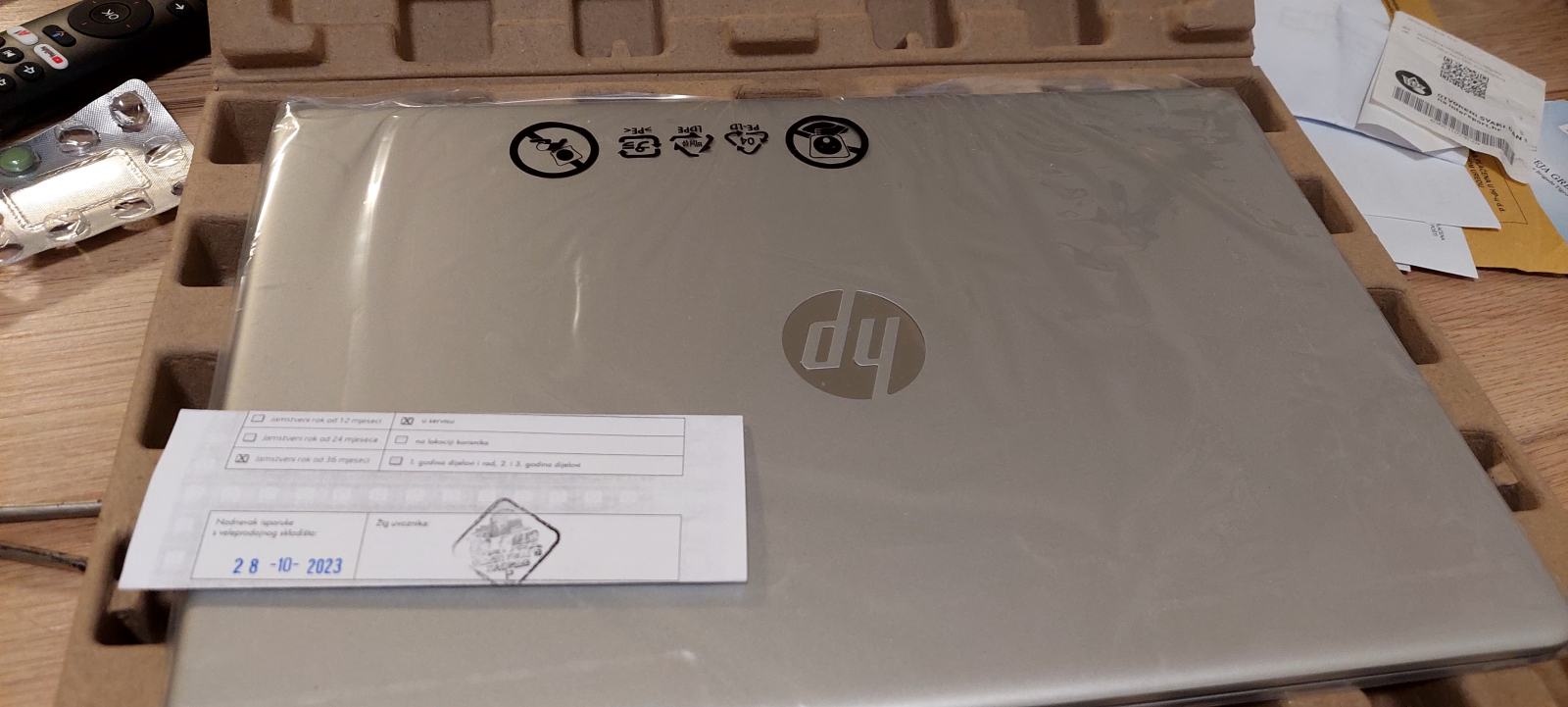 HP laptop 15s-fq3033nm novi s racunom