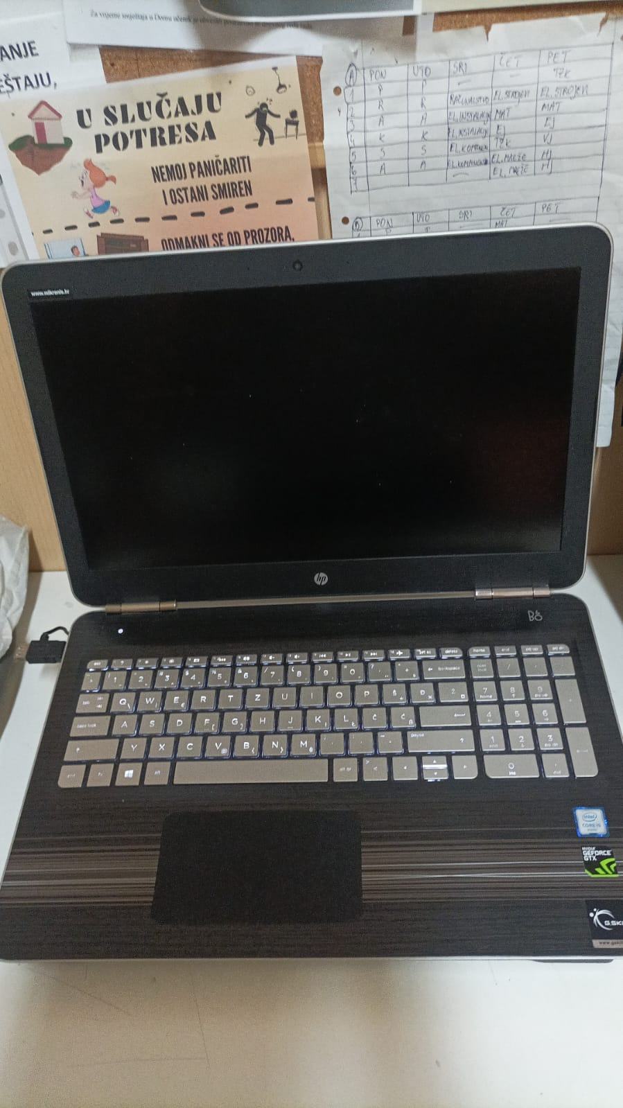HP Pavilion 1TB, i5 quad, GTX 960m 4gb