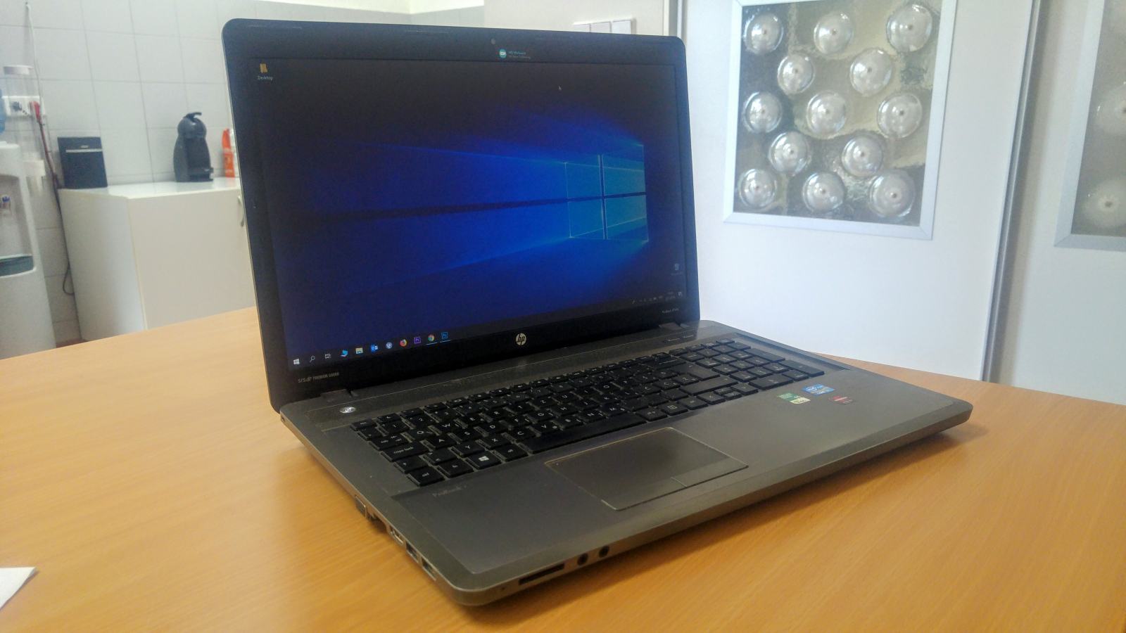 HP ProBook 4740s w/ i7@2.2 GHz, 8GB RAM, AMD Radeon HD 7500M 4GB
