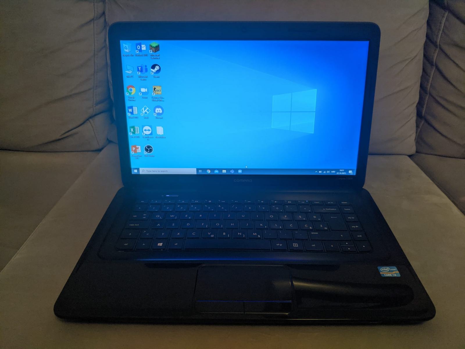 Laptop Compaq CQ58 (15.6 HD, i3-2328M, 4GB RAM) - Windows + MS Office