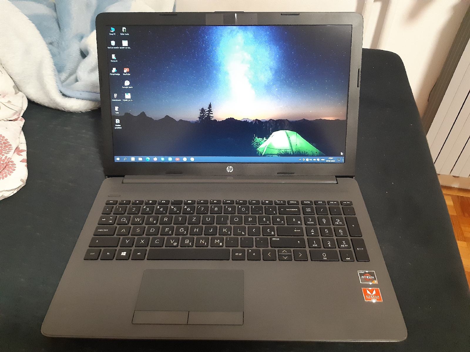 Laptop HP 255 g7
