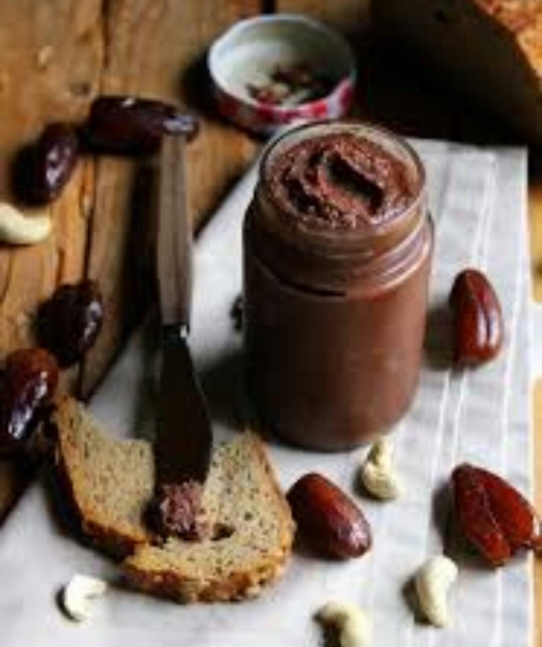 Bez aditivski čoko namaz od svježih pustinjskih datula