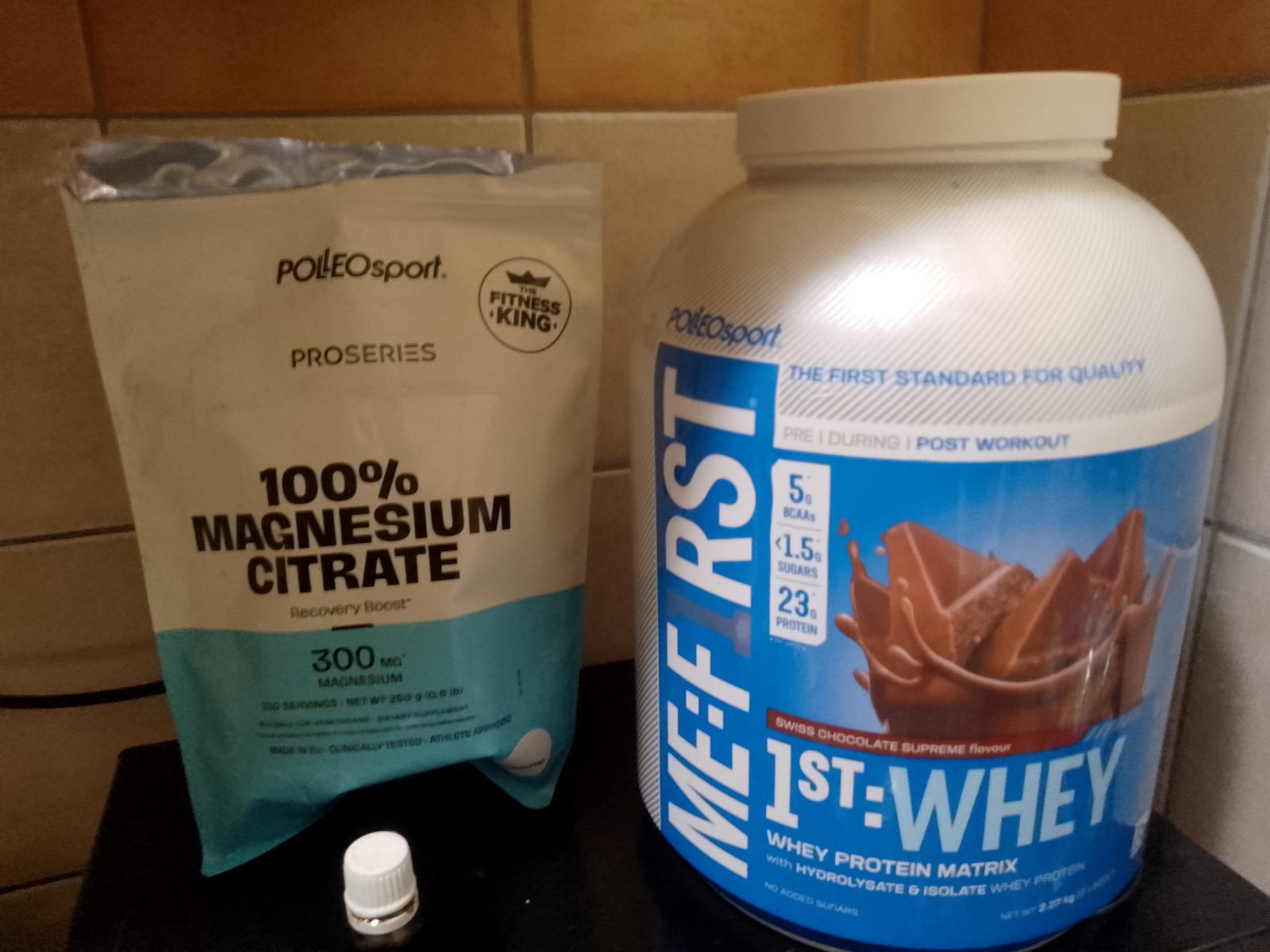 Prodajem Whey protein (Swiss chocolate,cca 1,2kg) + magnesium zitrat