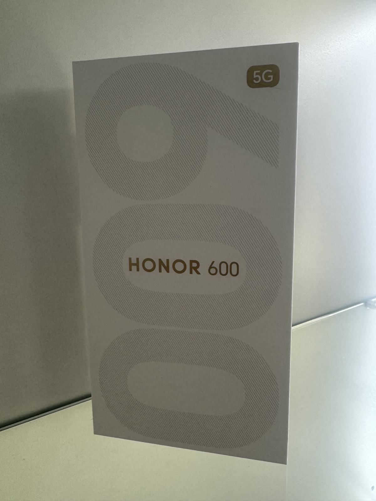 HONOR 600 8/256GB NOVO