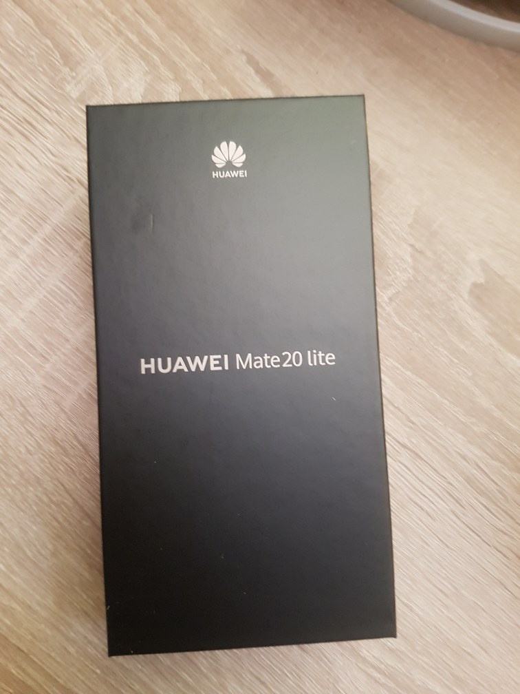 HUAWEI MATE 20 LITE