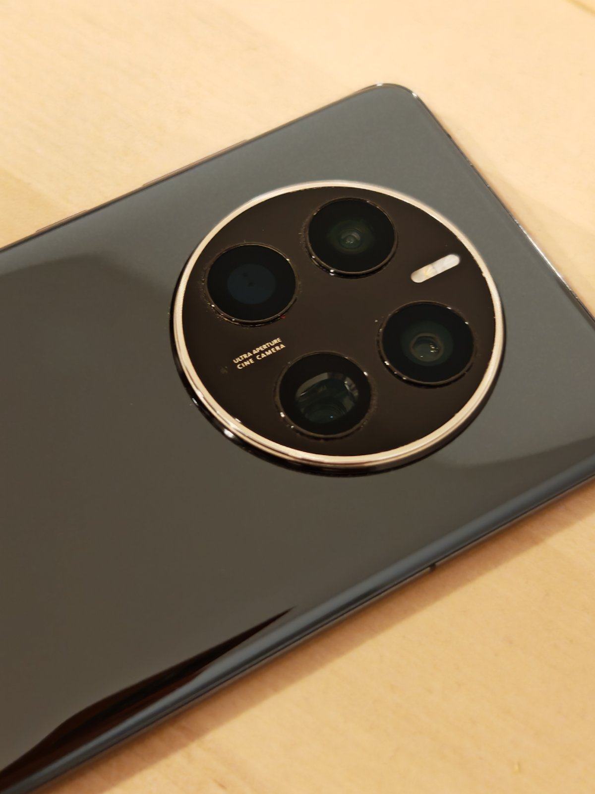 Prodajem mobitel HUAWEI Mate 50 Pro