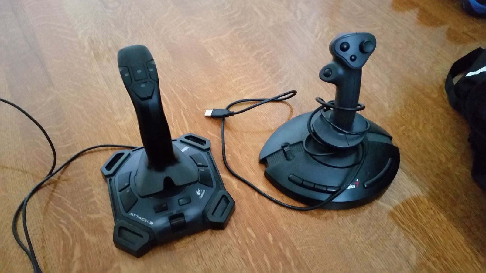 Logitech Attack 3 joystick