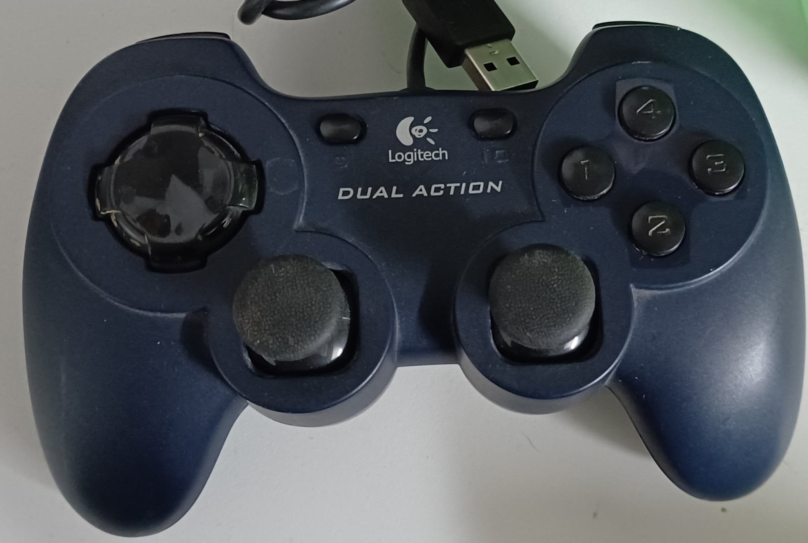 Logitech Dual Action Controller (G-UD8)
