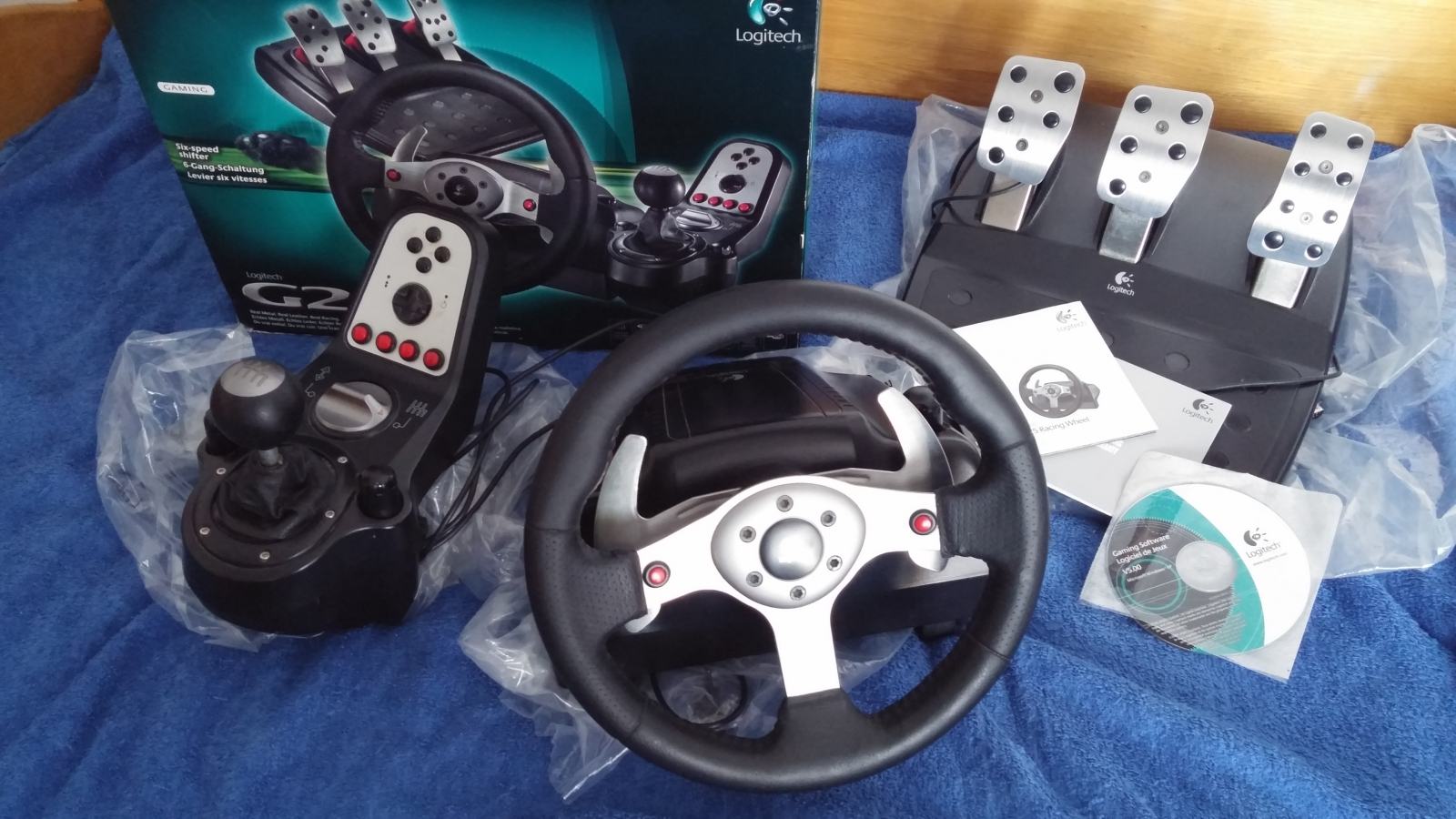 Logitech G25 Volan PC PS3 PS2 (+mjenjač +pedale)